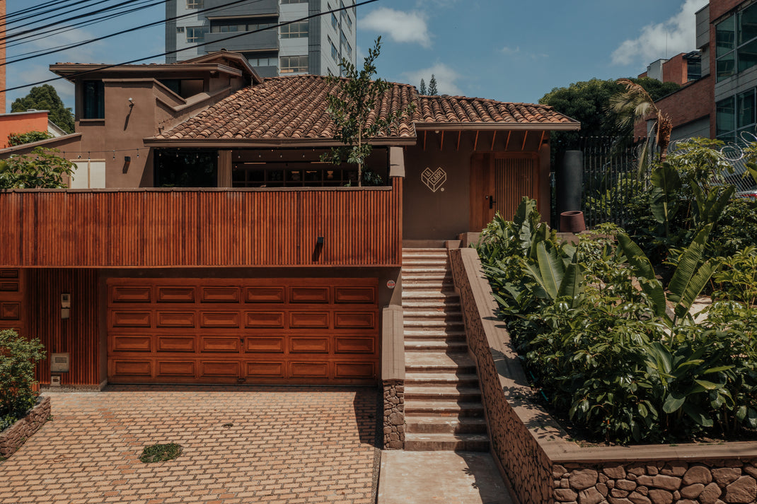 Diseño e Instalación de Enchapes y Fachadas – Bosquema